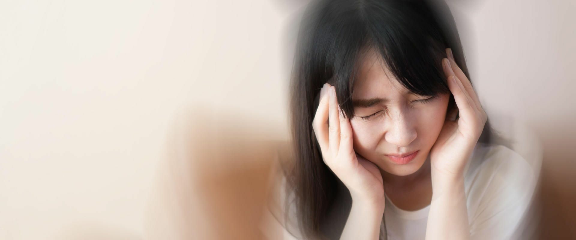 Migrena – przyczyny, objawy, rodzaje; jak sobie radzić?